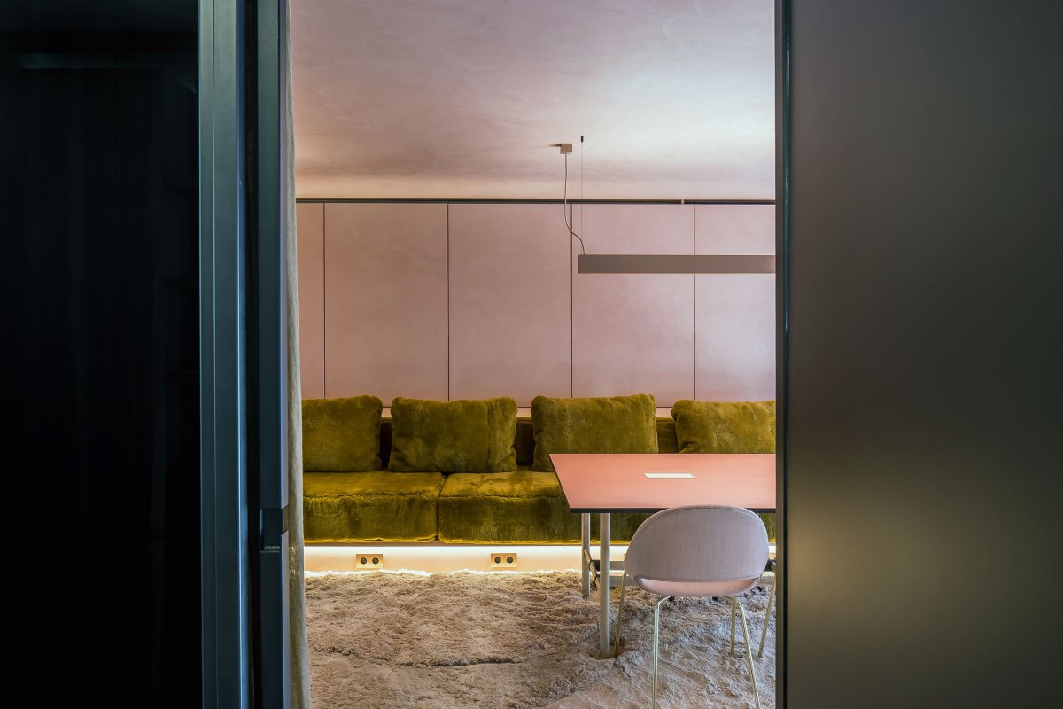 CONFORM P14 DOWN-UP 953067 DIM4 B-B - DELTALIGHT