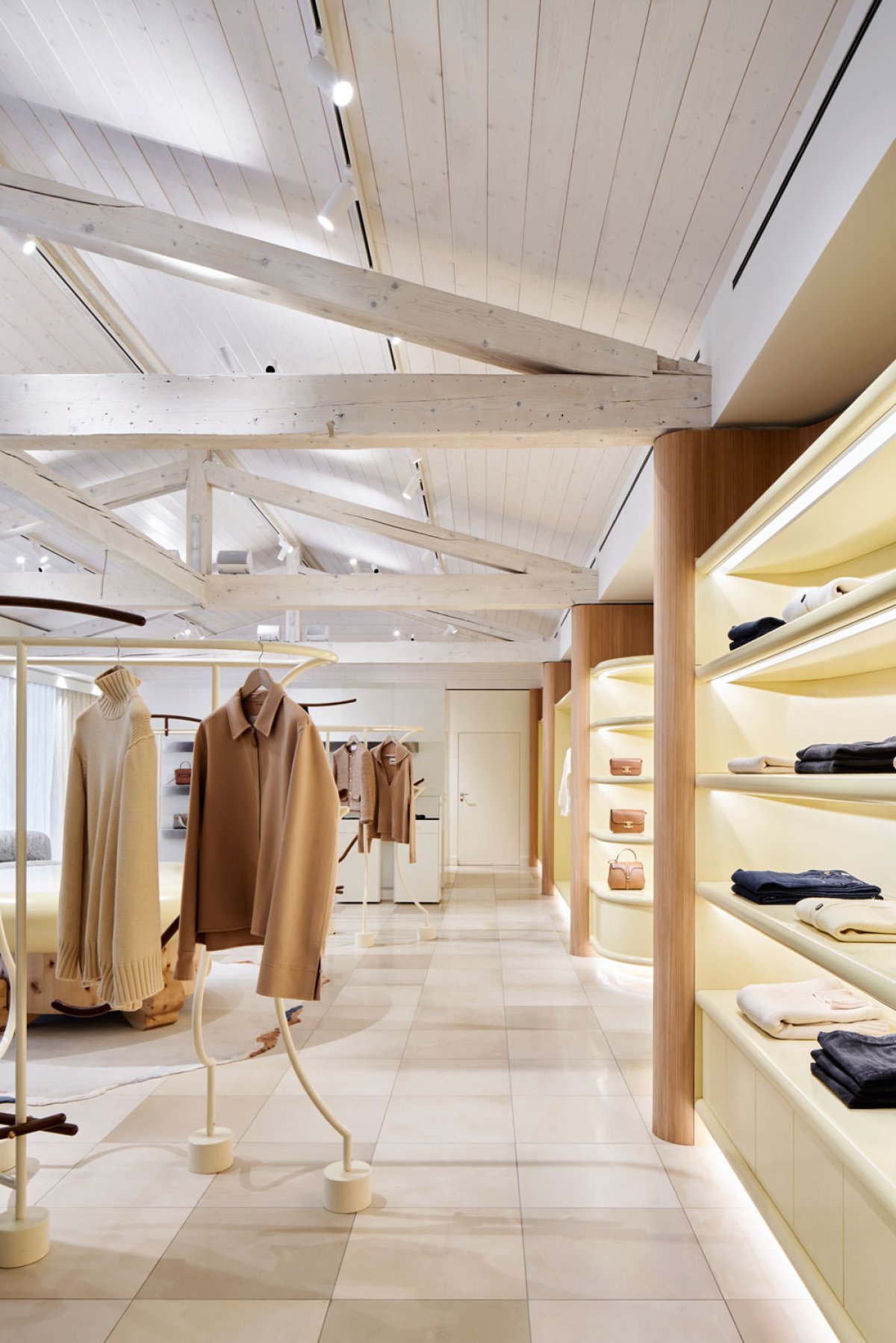 Apropos Concept Store (DE) - DELTALIGHT
