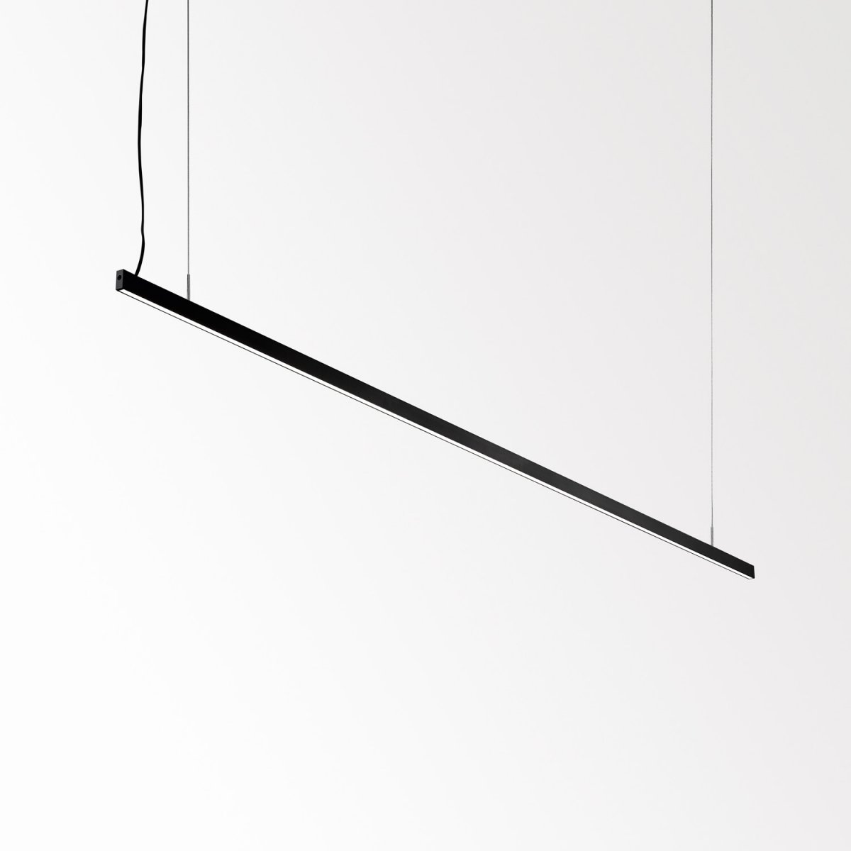 TAGLINE - DELTALIGHT