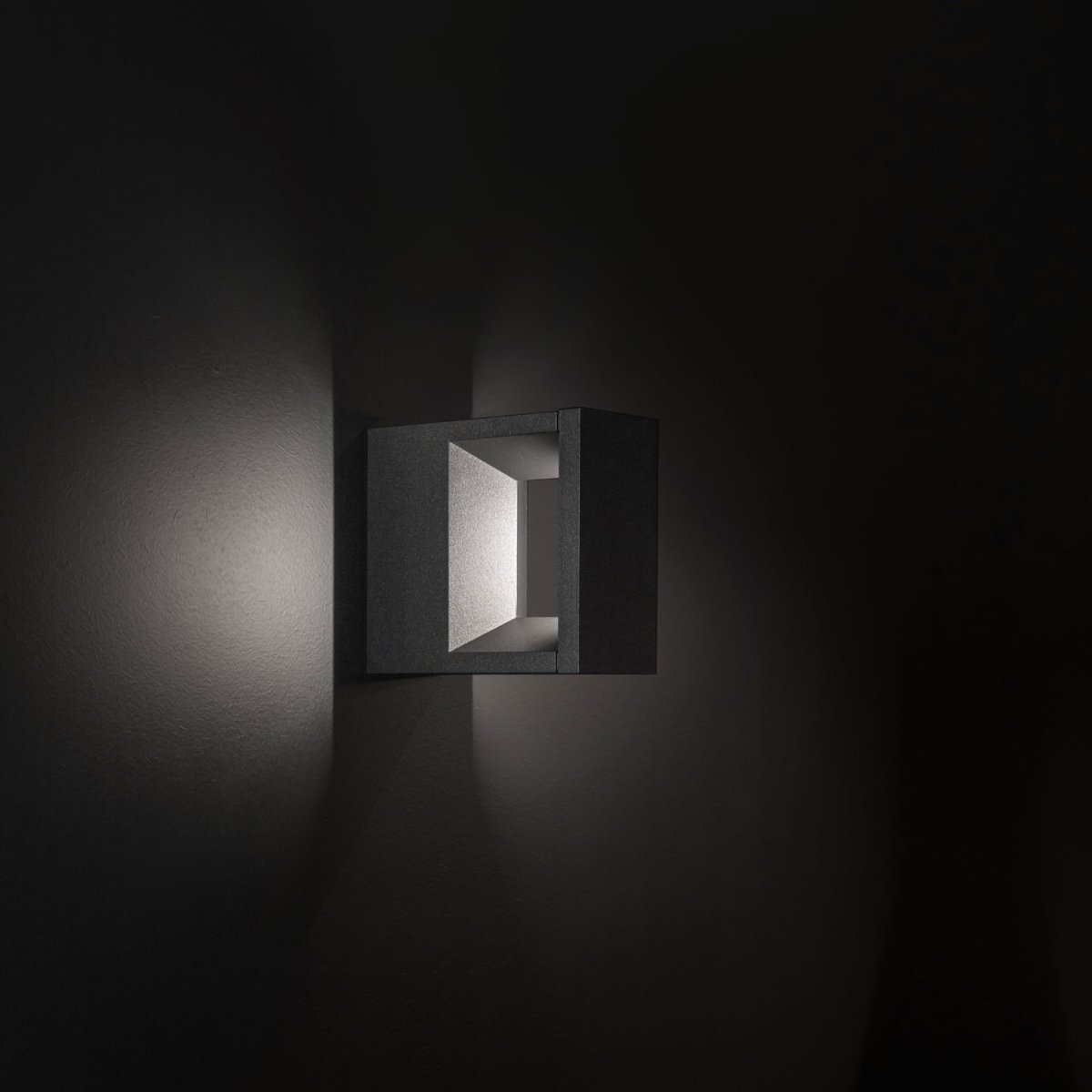 WALKER II - DELTALIGHT