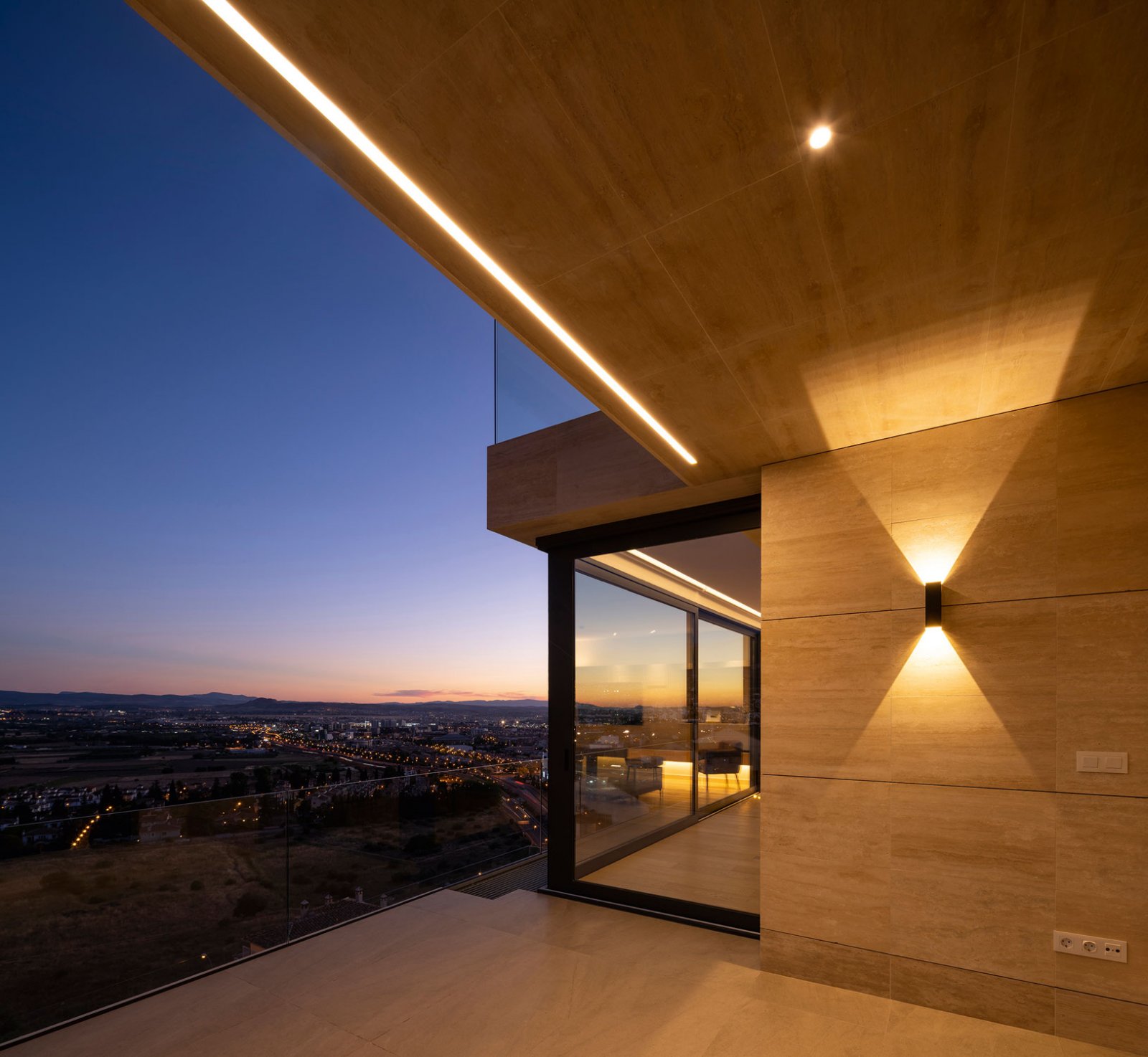 FTL25 F - PROFILE B - DELTALIGHT