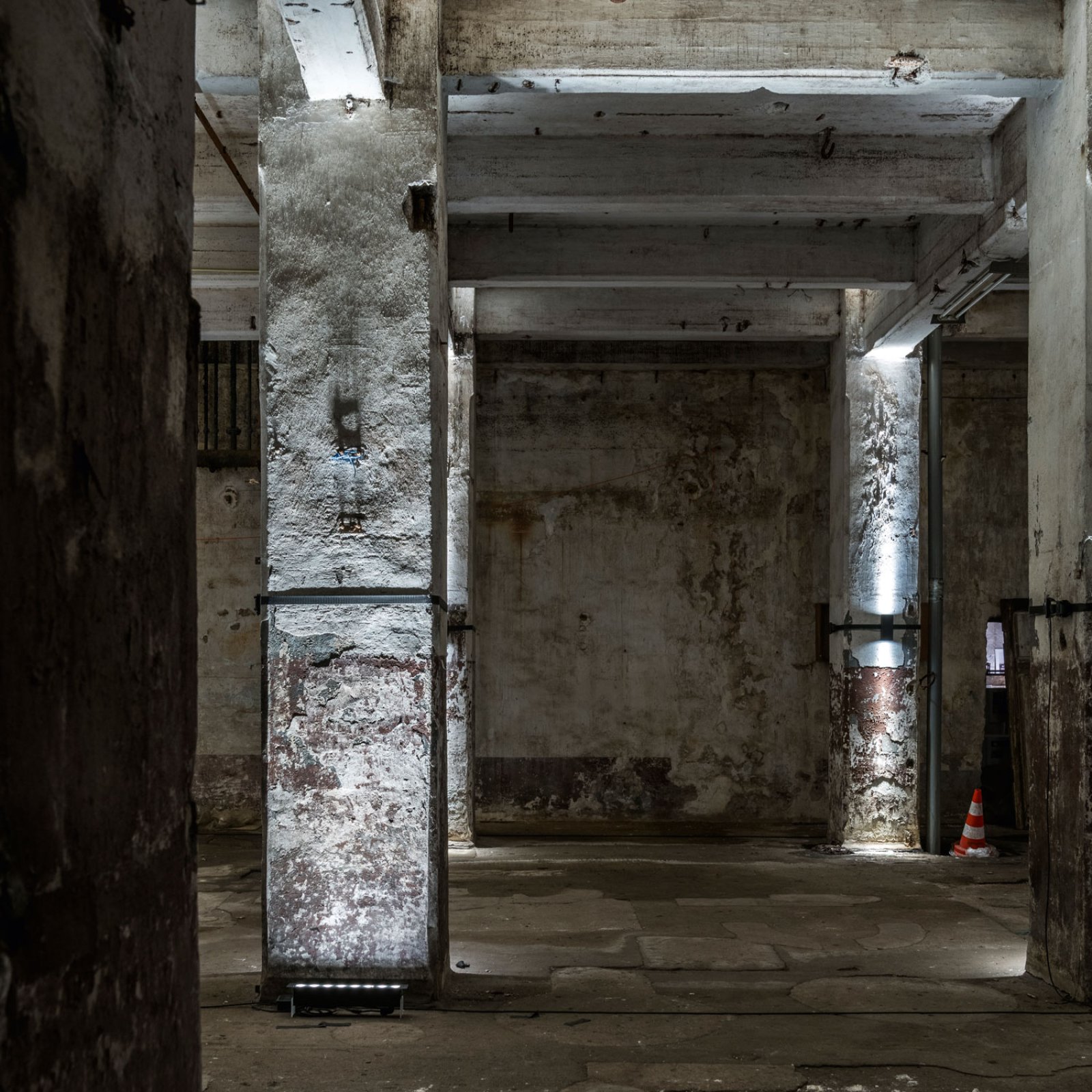 LOGIC LINEAR - DELTALIGHT