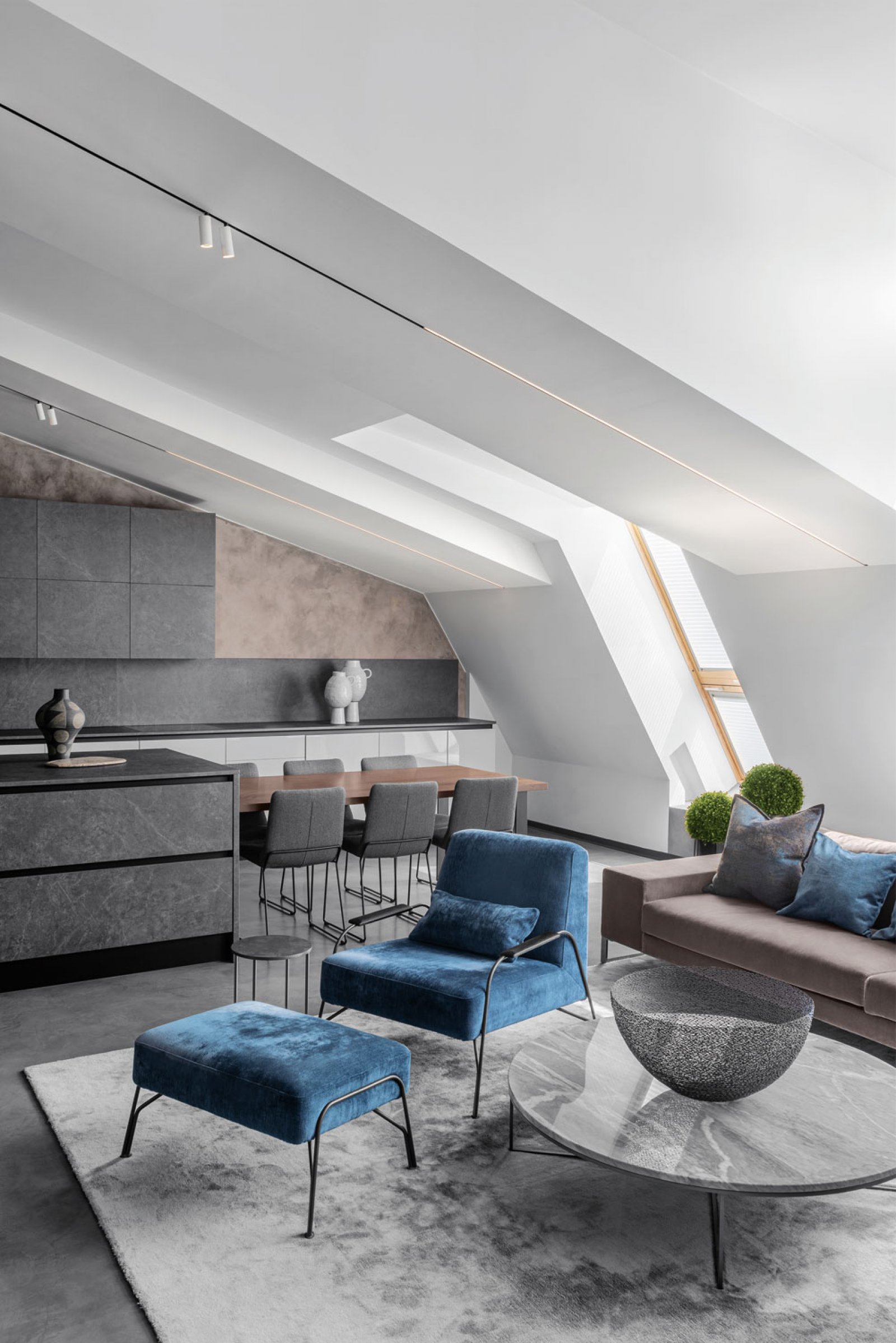 M - LED LINE HE 1 x 12,6W DIM5 B - DELTALIGHT