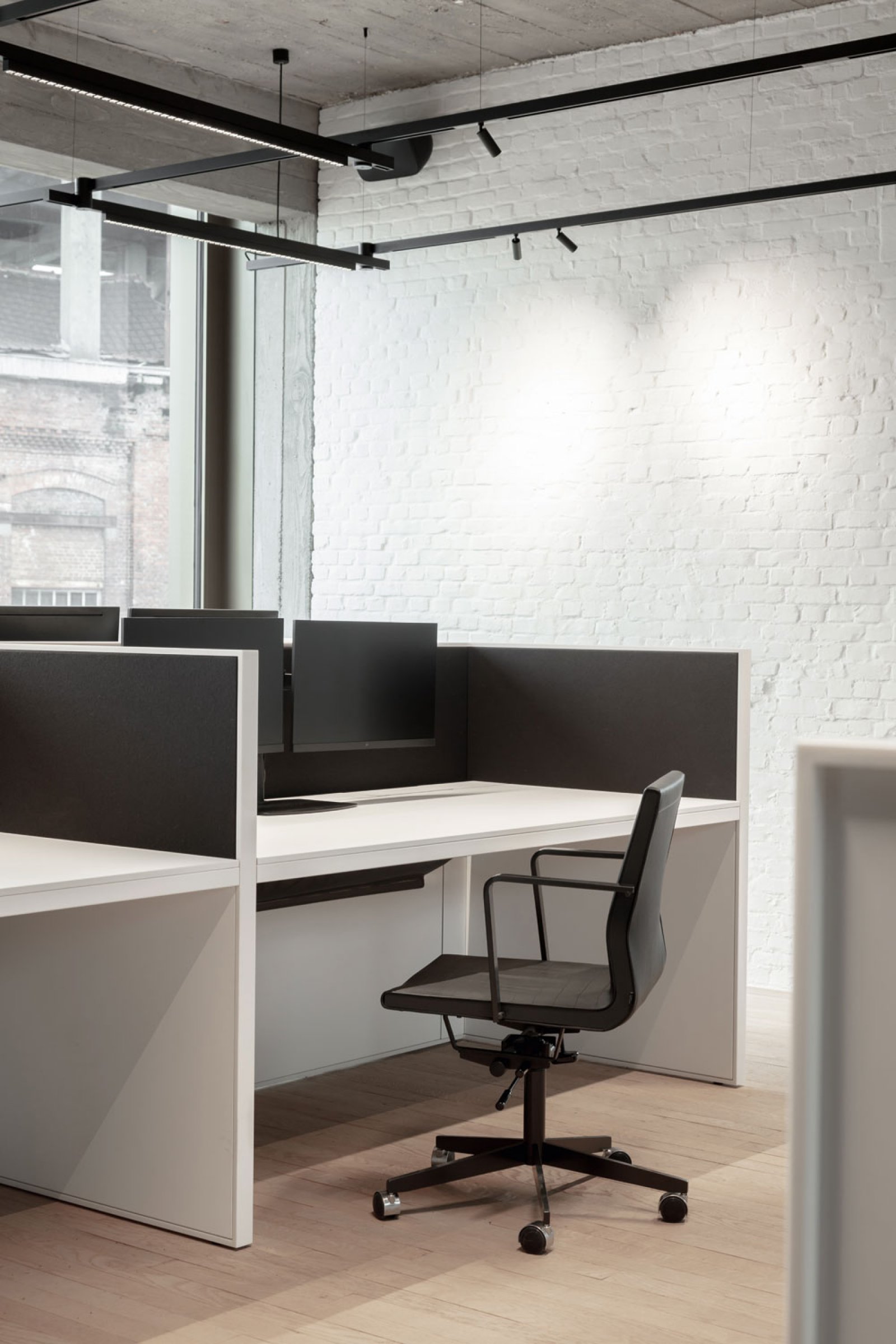 M - INFORM L8 93067 MDL B - DELTALIGHT