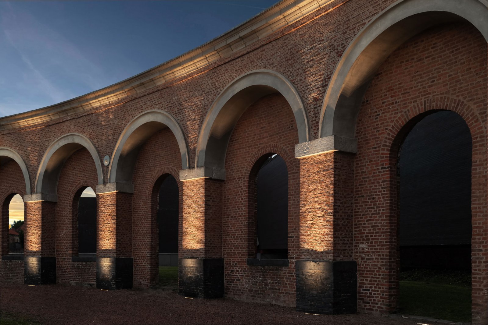 LOGIC LINEAR - DELTALIGHT