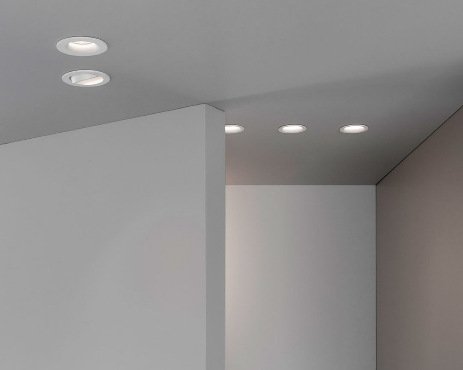 REO - DELTALIGHT