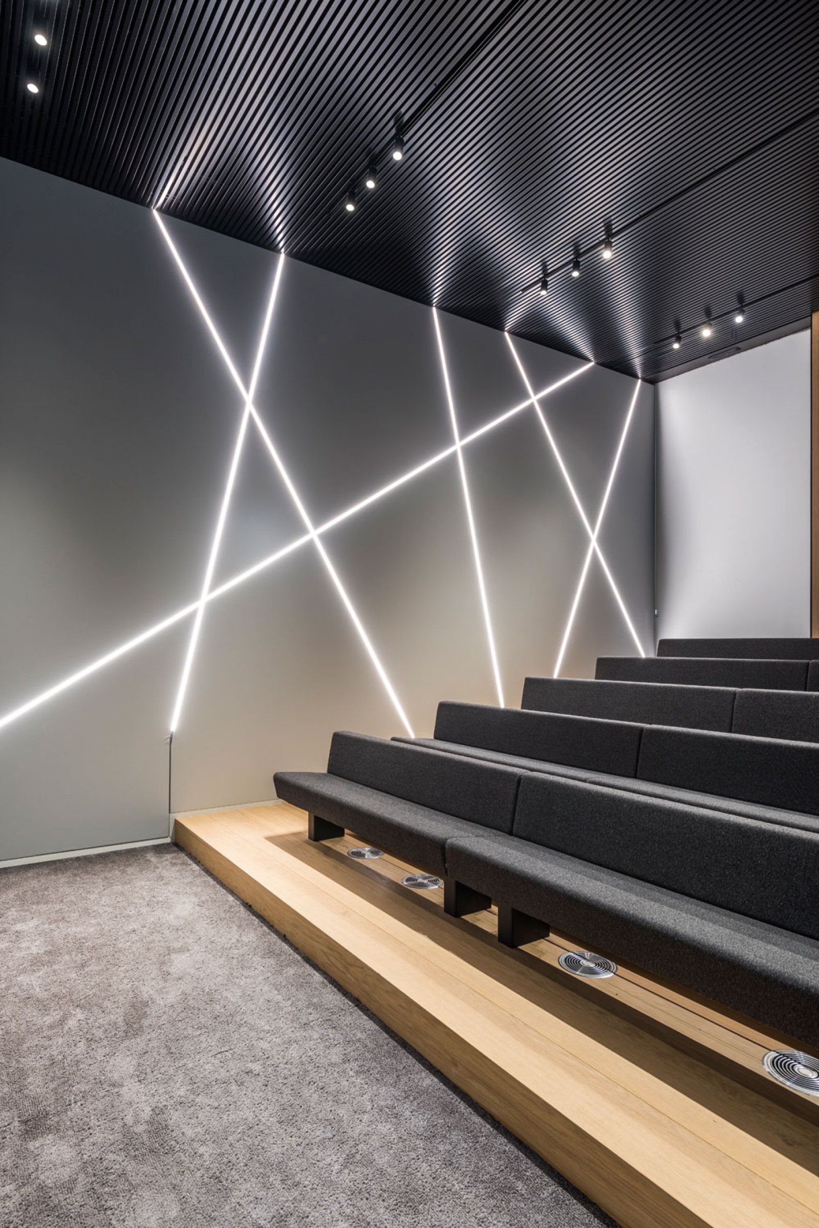 TGL-TR - PROFILE B - DELTALIGHT