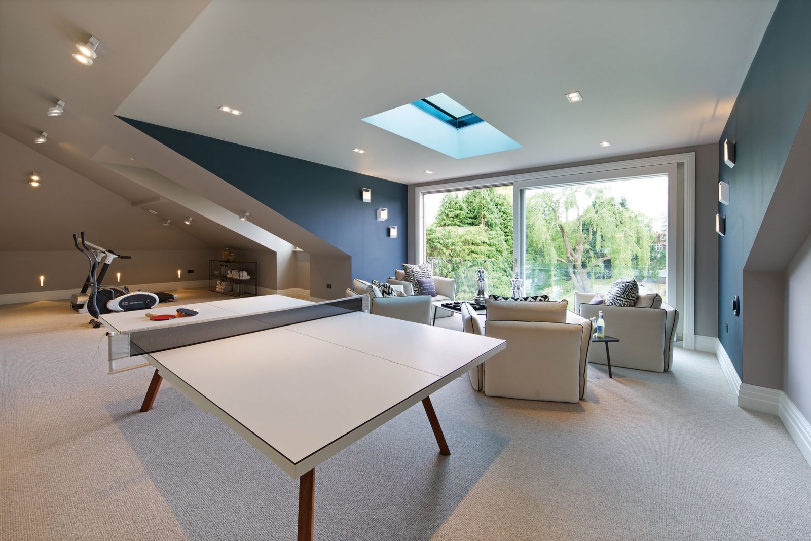 REO 2 S OK 93050 S1 W - DELTALIGHT