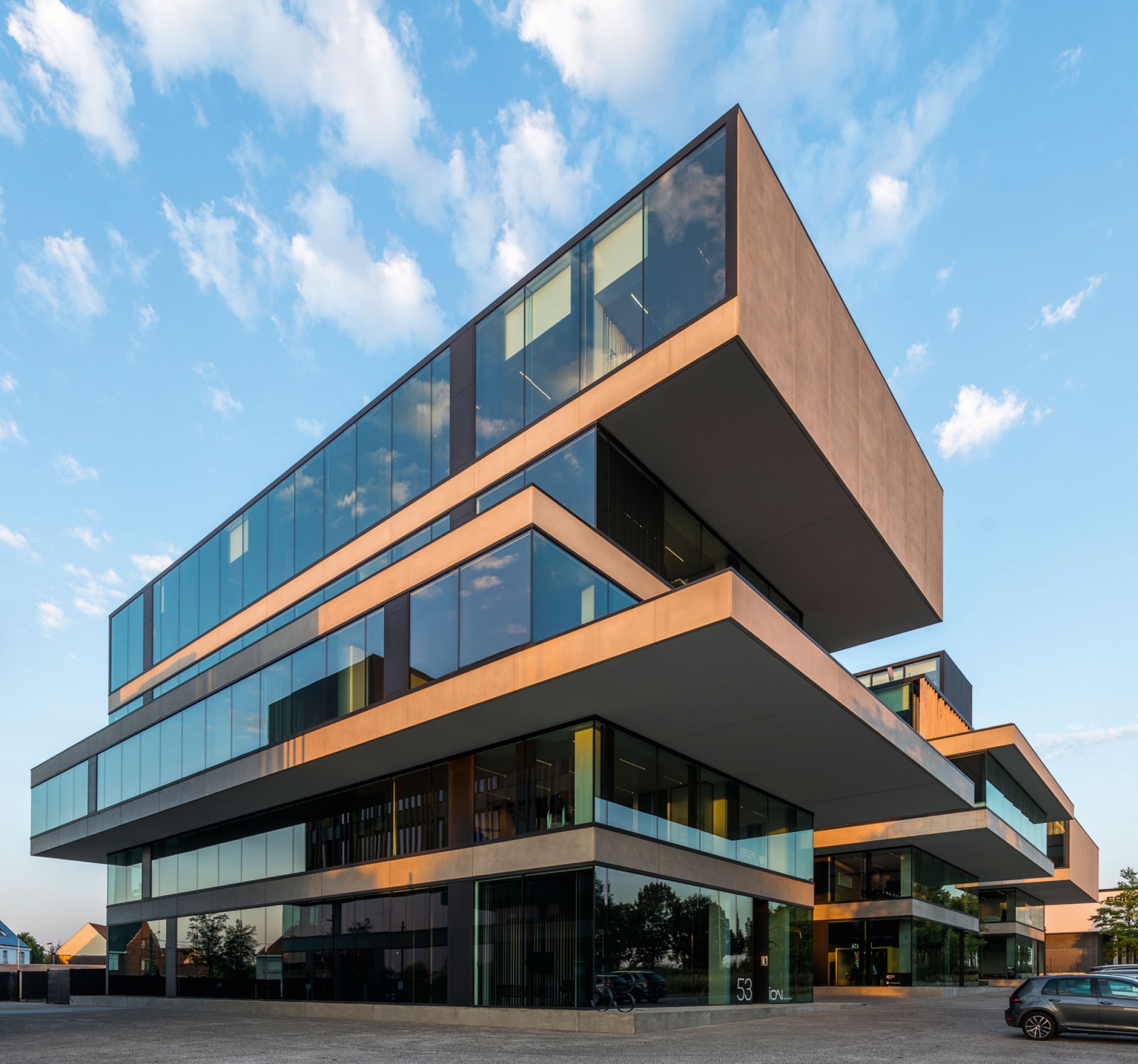 TAGLINE - Delta Light