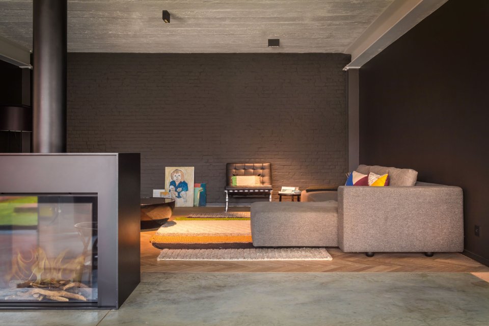 DOT.COM L4 ON 93016 B-B - DELTALIGHT
