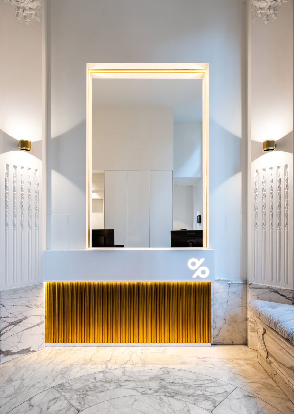 Degroof Petercam Antwerpen (BE) - Delta Light