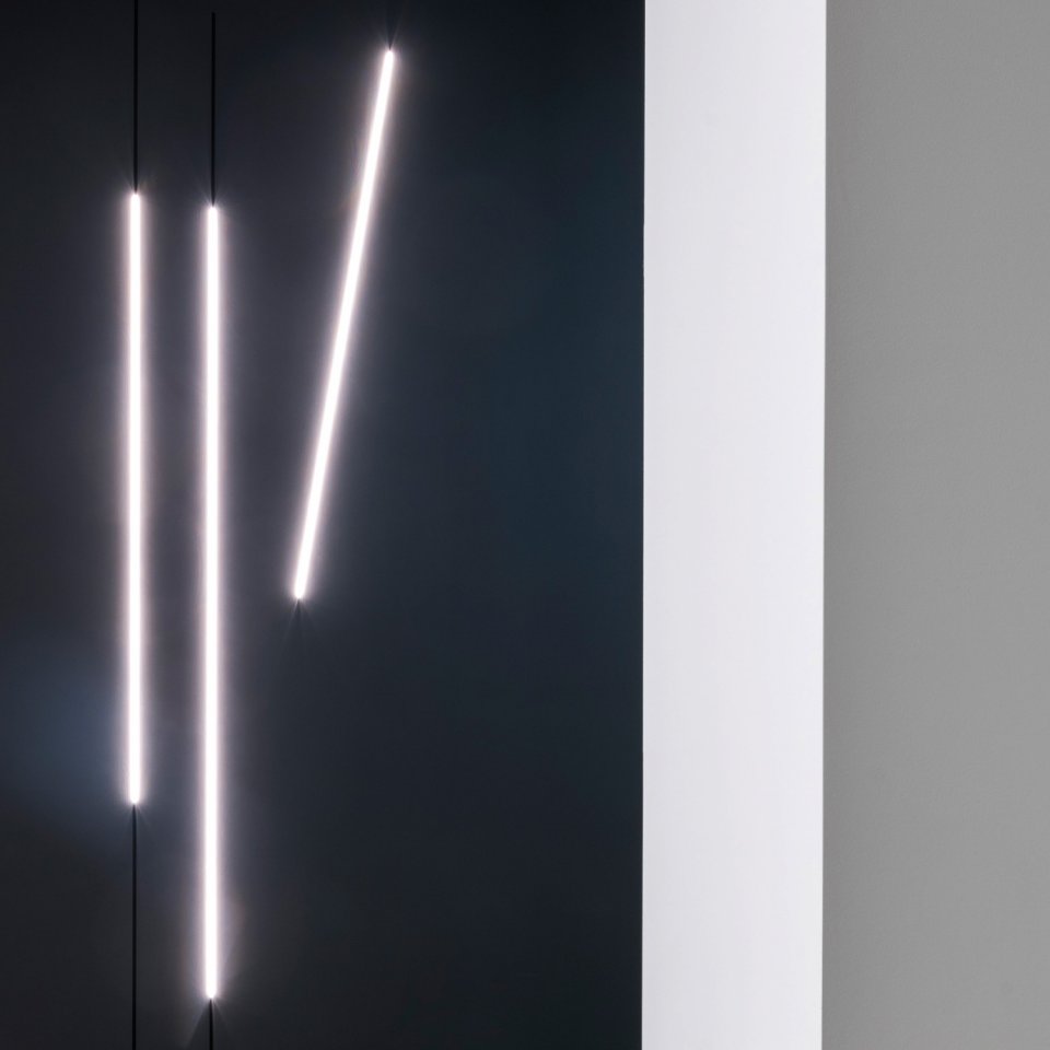 TAGLINE - DELTALIGHT