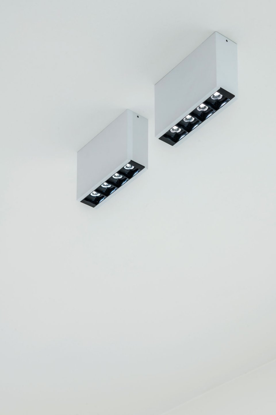 DOT.COM L4 ON 93016 B-B - DELTALIGHT