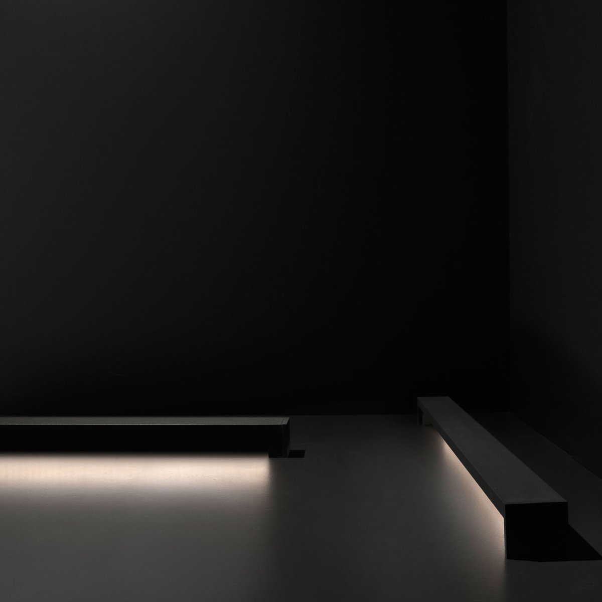 OUTLINER profile - DELTALIGHT