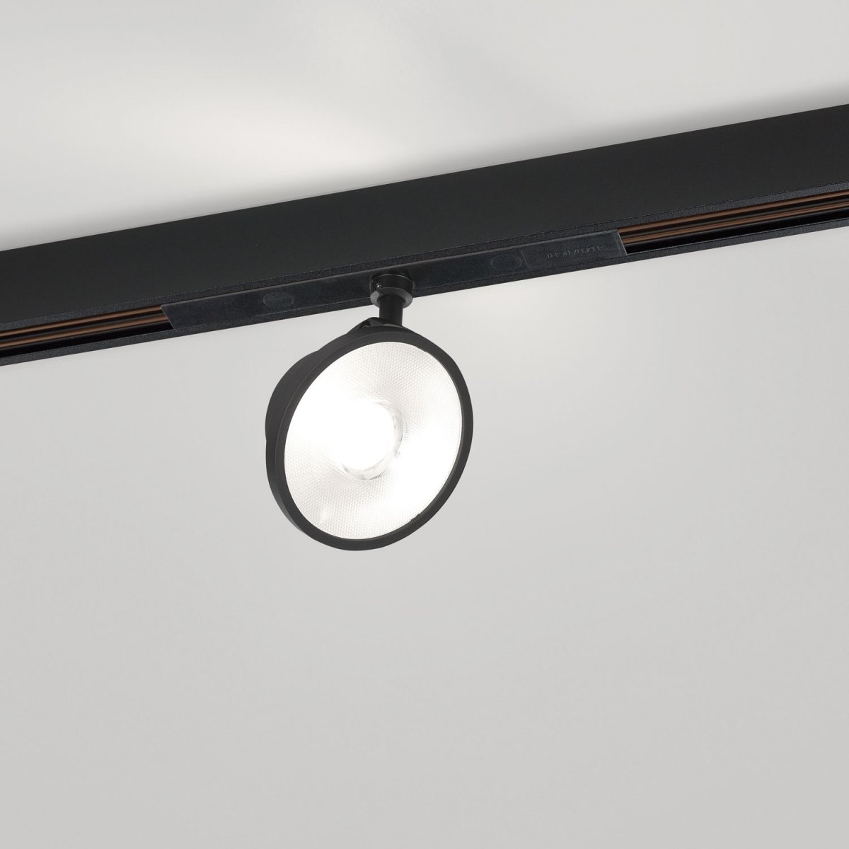 M26L - HALOSCAN MP 92735 MDL B - Delta Light